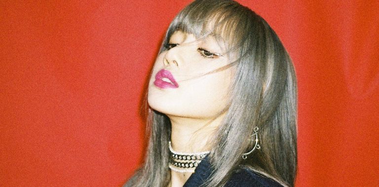 La chanteuse Rosé de Blackpink a sorti son album solo, Rosie