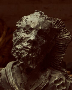 L'atelier de Jean-Marie Appriou, sculpteur d'un monde en fusion