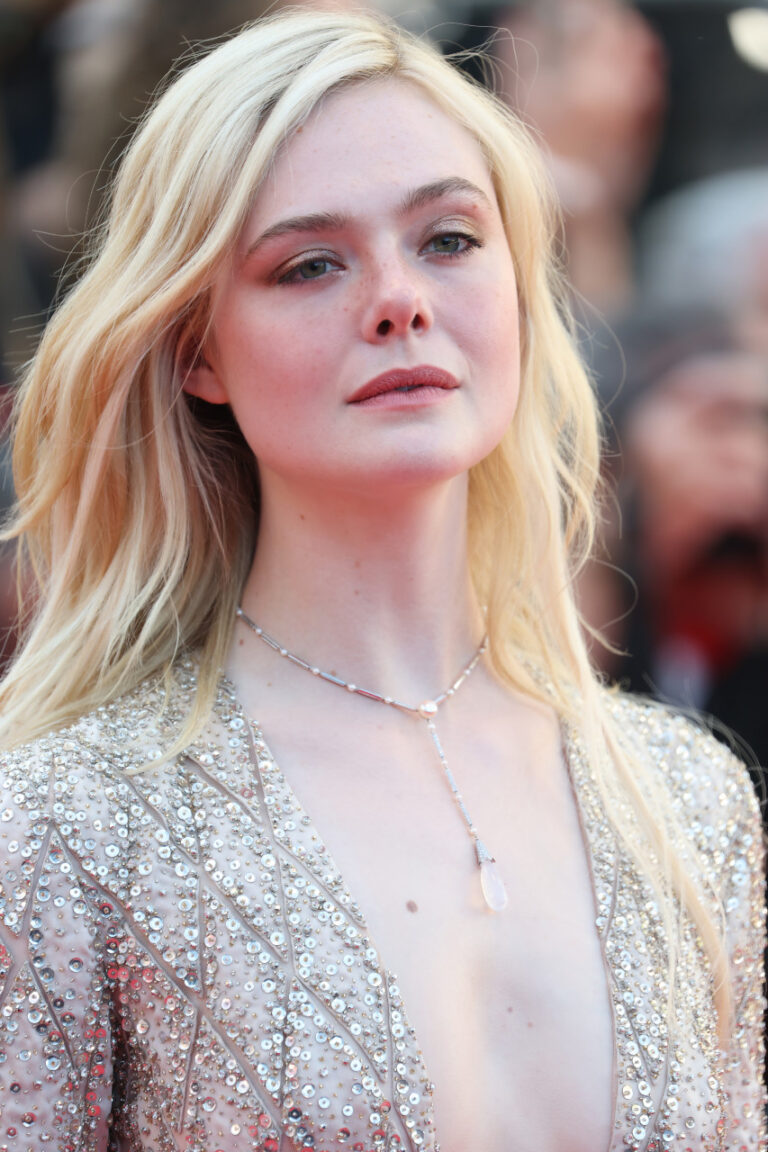 Interview with Elle Fanning, magnetic star of Sentimental Value