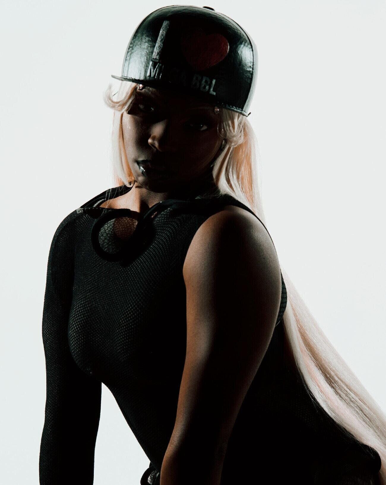 Miki : interview de la chanteuse sur l'album Industry Plant
